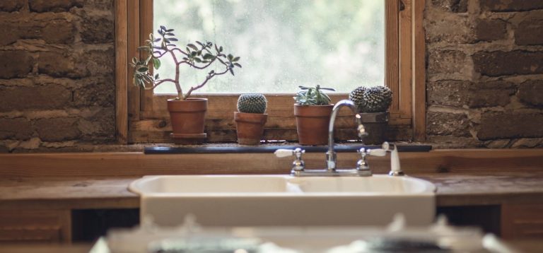 What is a Kitchen Upstand? - Wood Worktops